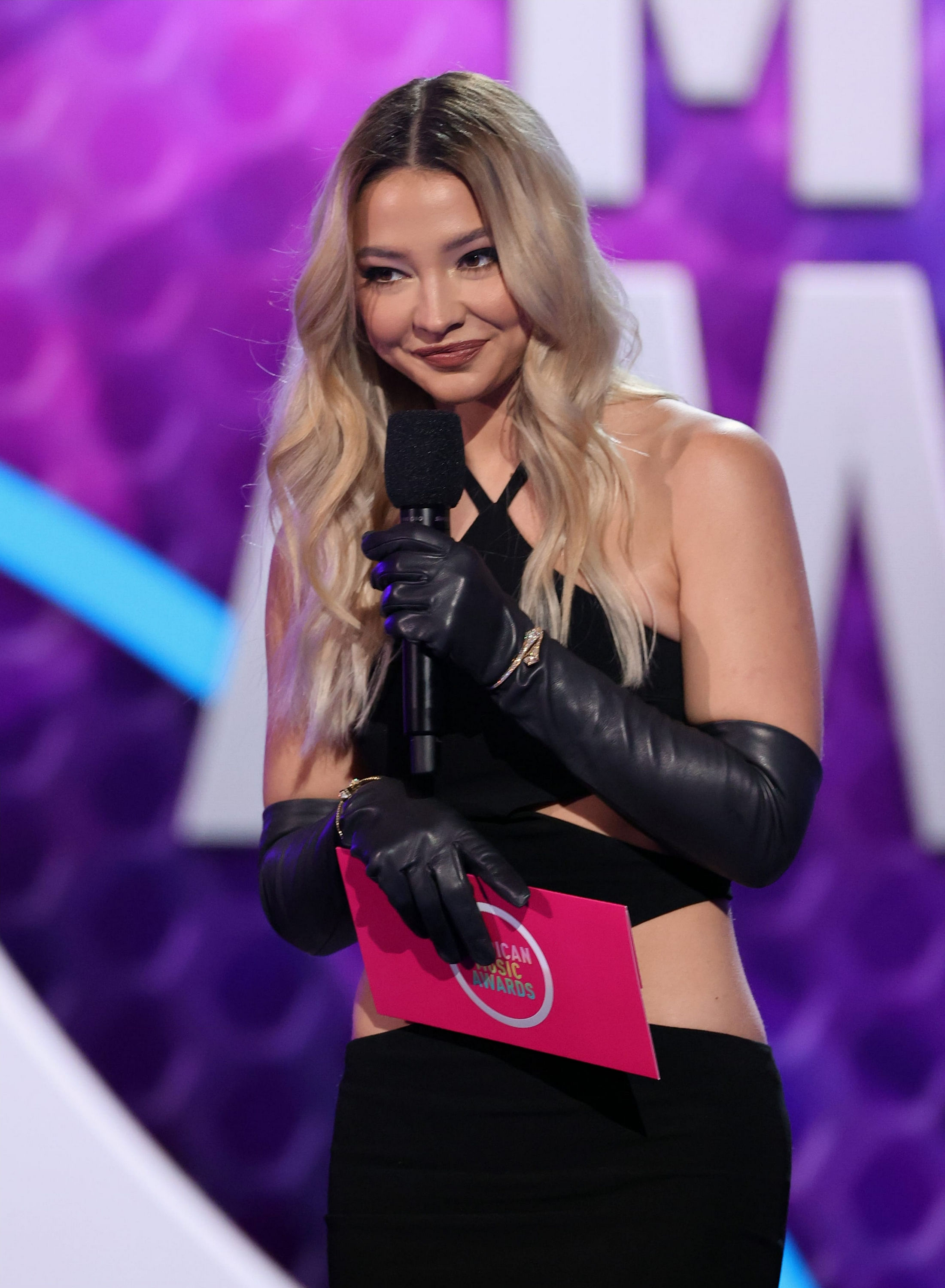 Nov 21 | 2021 American Music Awards (Show) - iheartmadelyn 005 - I ...